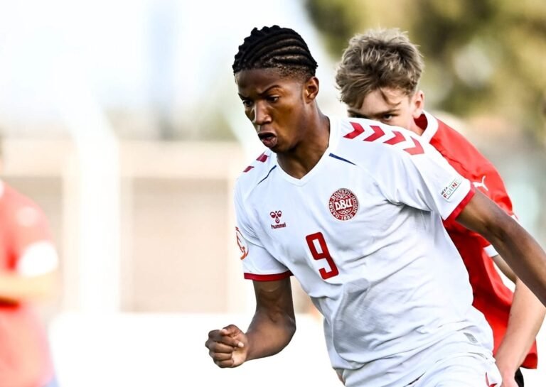 Conheça Obi-Martin, artilheiro do Arsenal e agora no United